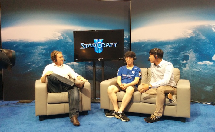 StarCraft II Invades Toronto - That Shelf