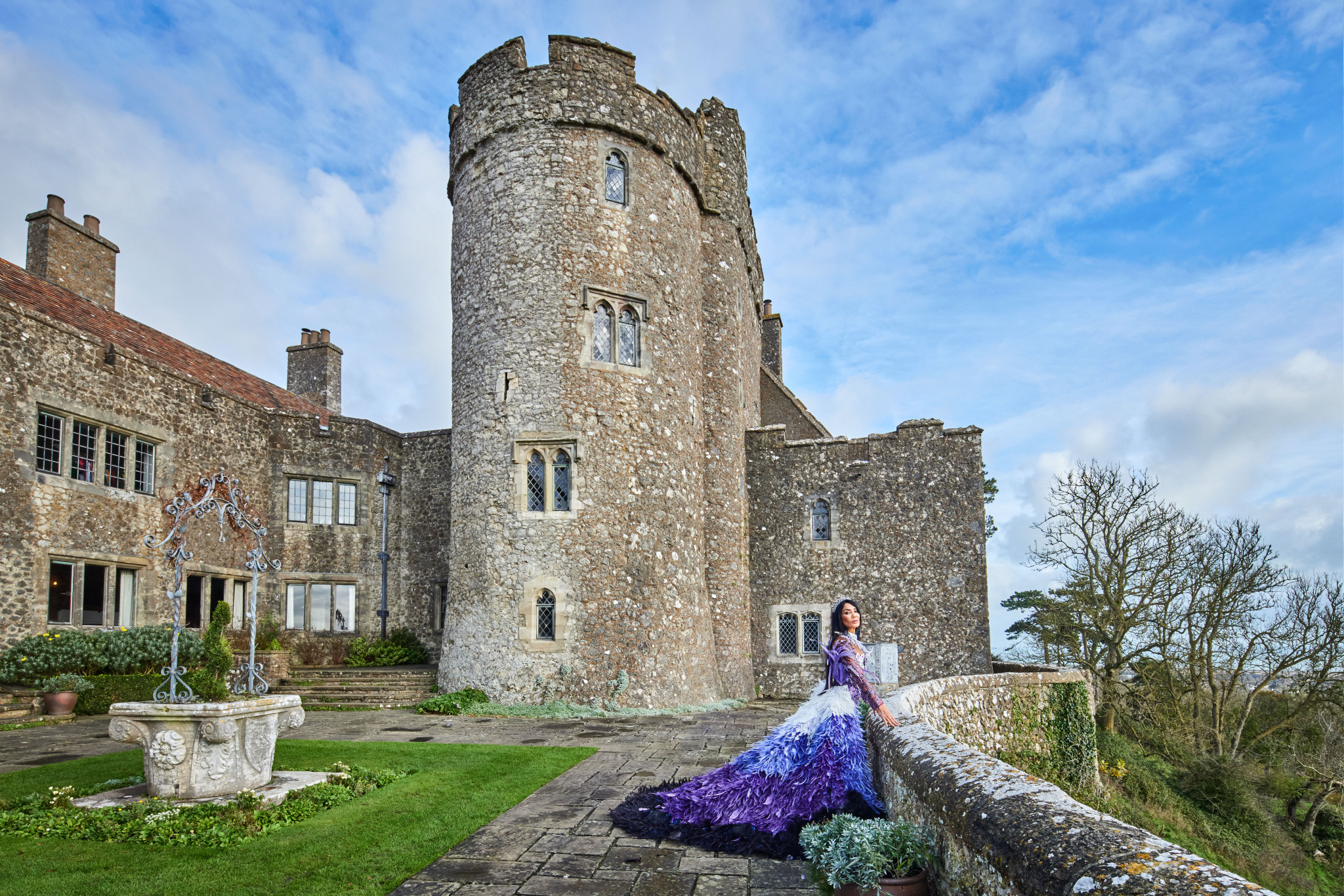 Queen of the Castle Review: From Real Housewife to Royal Restorer ...